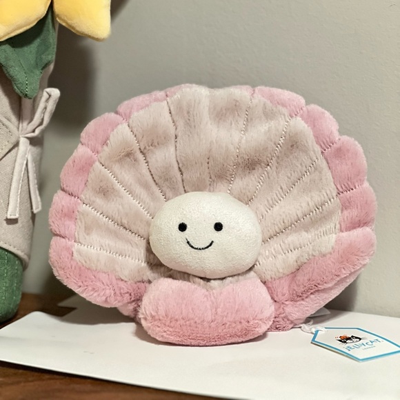 Jellycat | Toys | Jellycat Clemmie Clam Plush Stuffed Animal 7 Inch New ...